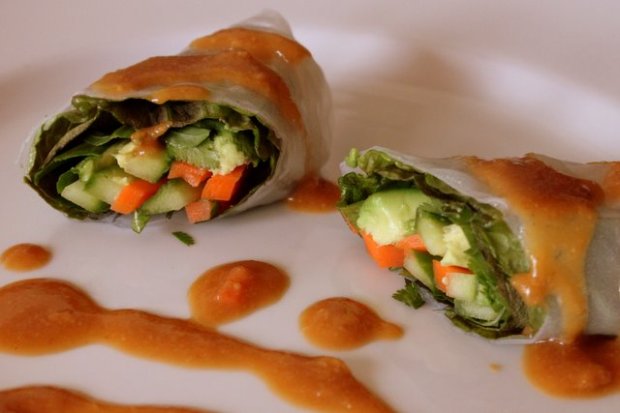 crunchy garden spring rolls with pickled carrots | girl farm kitchen